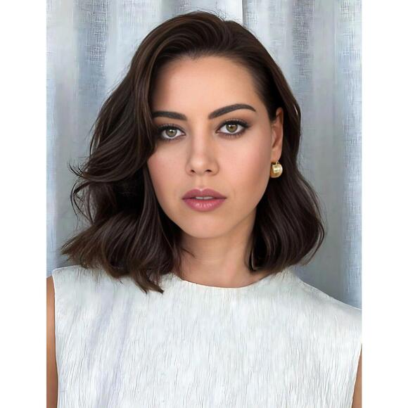 Art | Aubrey Plaza 85 X 11 Candid Color Photograph Art Print Photo ...